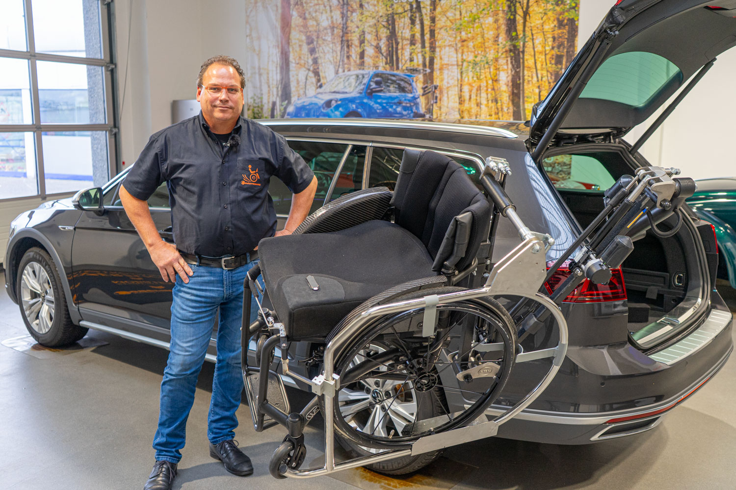 Robot Rollstuhlverladehilfe - Automobile Sodermanns